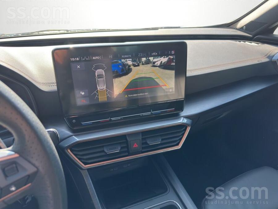 Черный Cupra Formentor 2023 в Рига, объемом двигателя 1.50 л и пробегом 35 тыс. км за 29490 €, фото 16 на AUTOMOTO.COM.LV