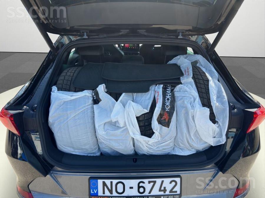 Черный Cupra Formentor 2023 в Рига, объемом двигателя 1.50 л и пробегом 35 тыс. км за 29490 €, фото 18 на AUTOMOTO.COM.LV