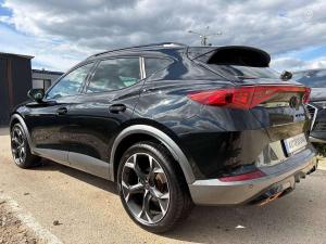 Black Cupra Formentor 2023 in Vilnius, with an engine capacity of 1.40 L and mileage of 70 thousand km for 22990 €, photo 4 on AUTOMOTO.COM.LV