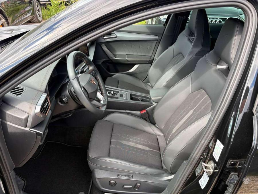 Black Cupra Formentor 2023 in Vilnius, with an engine capacity of 1.40 L and mileage of 70 thousand km for 22990 €, photo 12 on AUTOMOTO.COM.LV