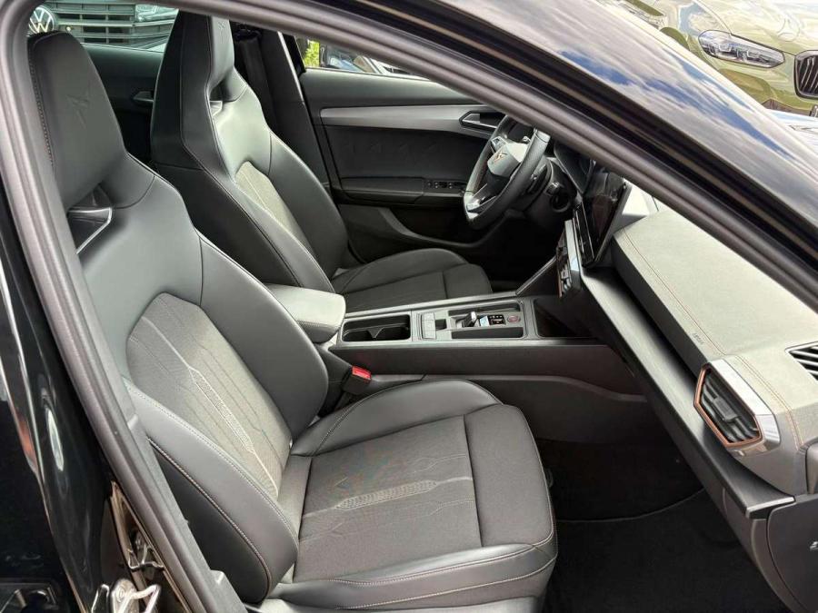 Black Cupra Formentor 2023 in Vilnius, with an engine capacity of 1.40 L and mileage of 70 thousand km for 22990 €, photo 16 on AUTOMOTO.COM.LV