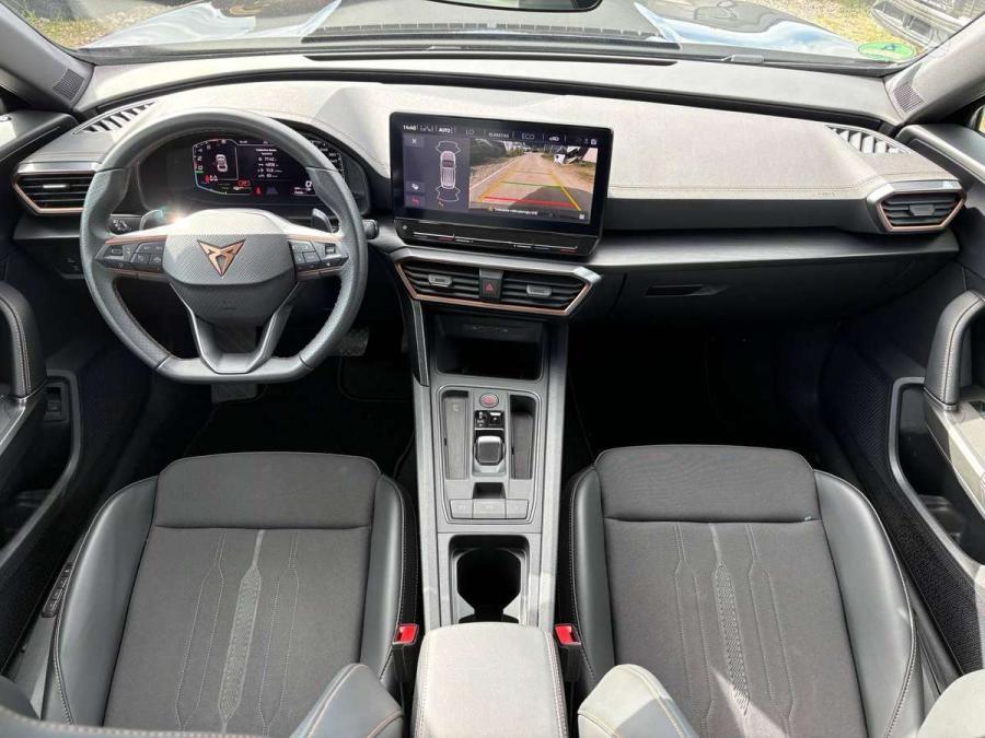 Black Cupra Formentor 2023 in Vilnius, with an engine capacity of 1.40 L and mileage of 70 thousand km for 22990 €, photo 19 on AUTOMOTO.COM.LV