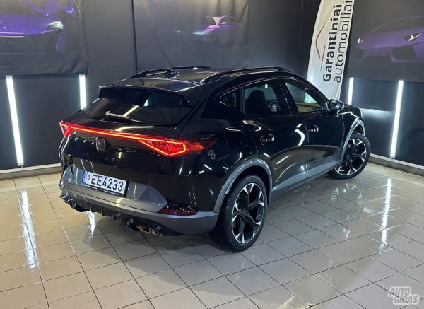 Melns Cupra Formentor 2023 Avižieniai, ar dzinēja tilpumu 1.40 L un nobraukumu 99 tūkst. km par 23950 €, foto 3 vietnē AUTOMOTO.COM.LV