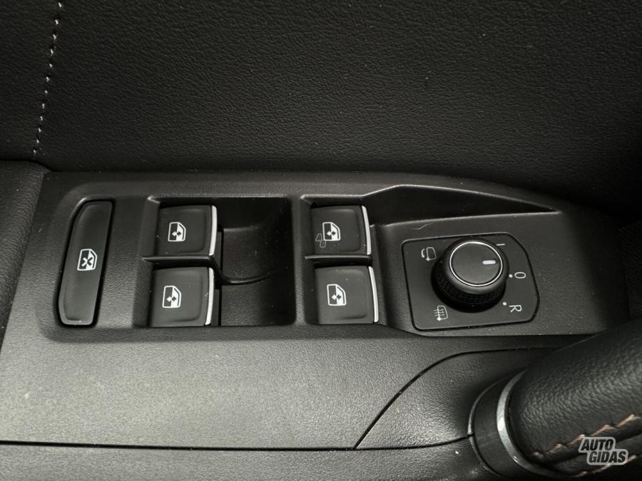 Melns Cupra Formentor 2023 Avižieniai, ar dzinēja tilpumu 1.40 L un nobraukumu 99 tūkst. km par 23950 €, foto 24 vietnē AUTOMOTO.COM.LV