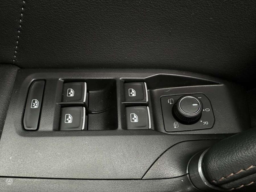 Черный Cupra Formentor 2023 в Вильнюс, объемом двигателя 1.40 л и пробегом 99 тыс. км за 23950 €, фото 24 на AUTOMOTO.COM.LV