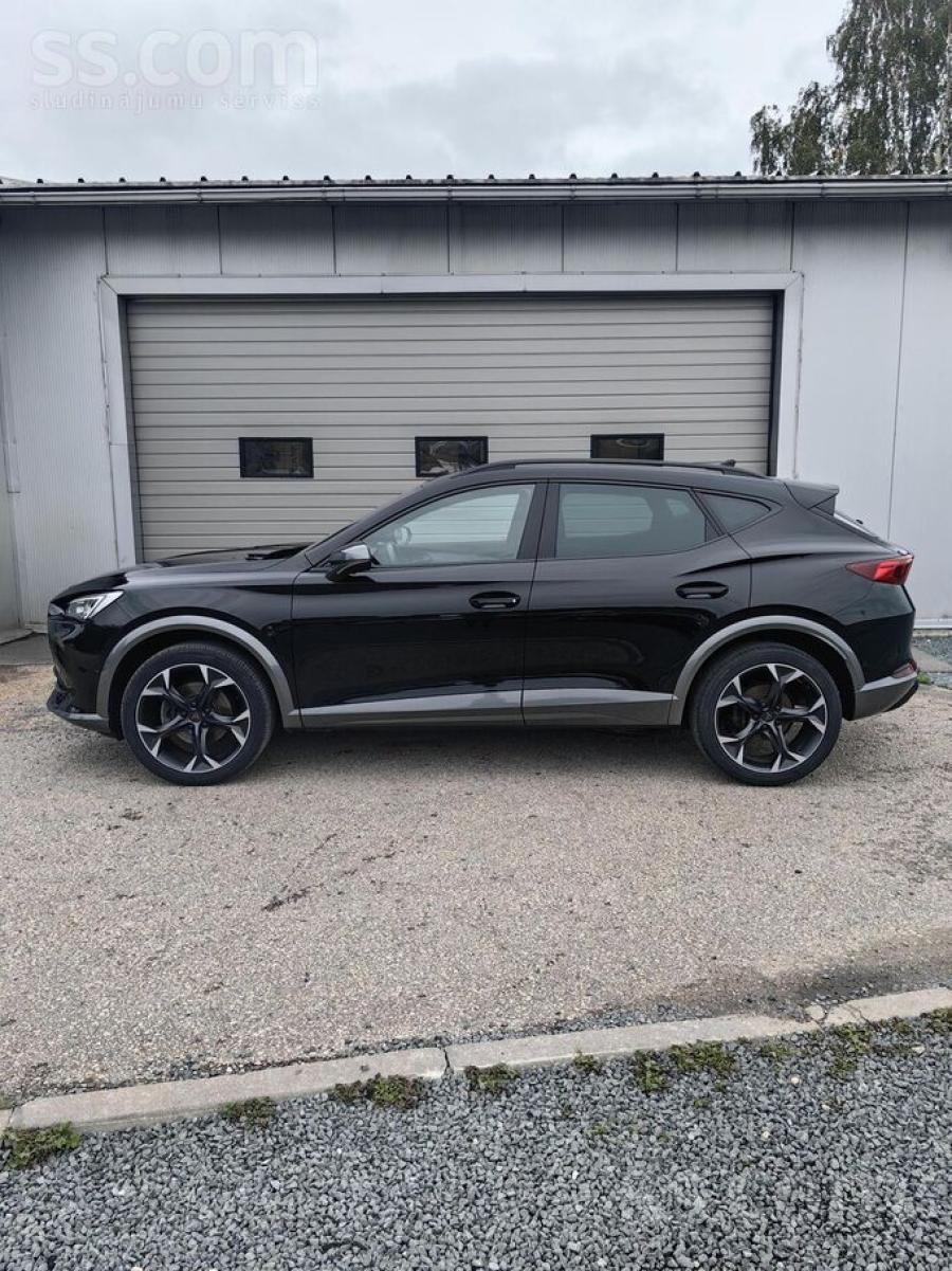 Черный Cupra Formentor 2023 в Елгава, объемом двигателя 2.00 л и пробегом 76 тыс. км за 25500 €, фото 4 на AUTOMOTO.COM.LV