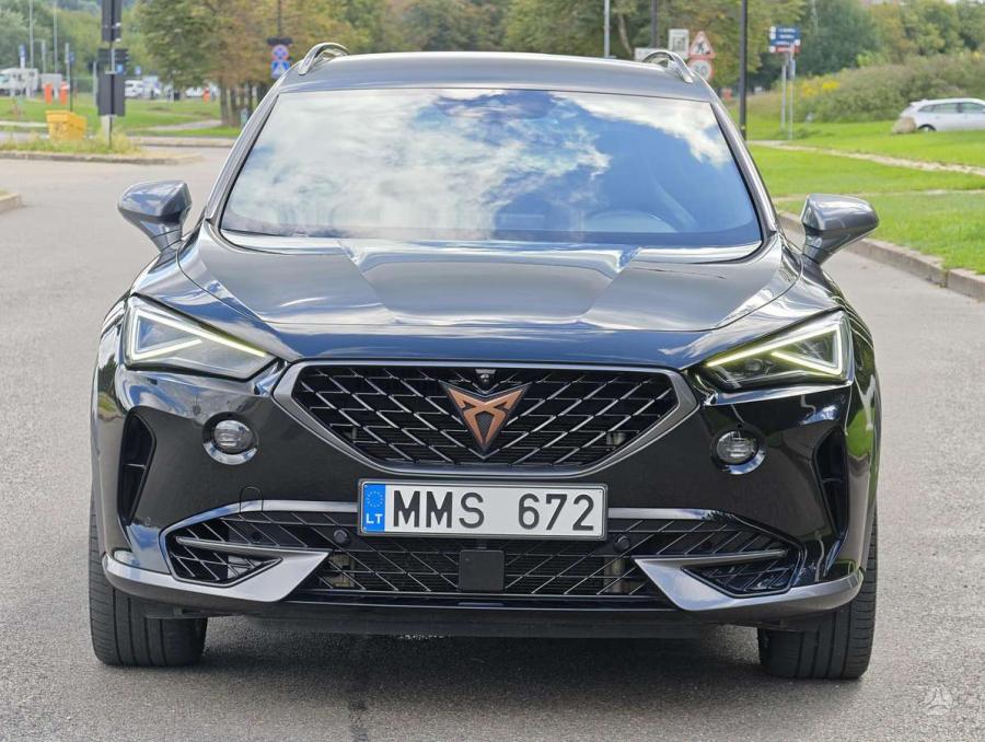Black Cupra Formentor 2023 in Vilnius, with an engine capacity of 1.98 L and mileage of 76 thousand km for 27000 €, photo 3 on AUTOMOTO.COM.LV