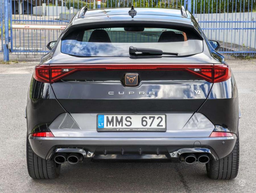 Black Cupra Formentor 2023 in Vilnius, with an engine capacity of 1.98 L and mileage of 76 thousand km for 27000 €, photo 8 on AUTOMOTO.COM.LV