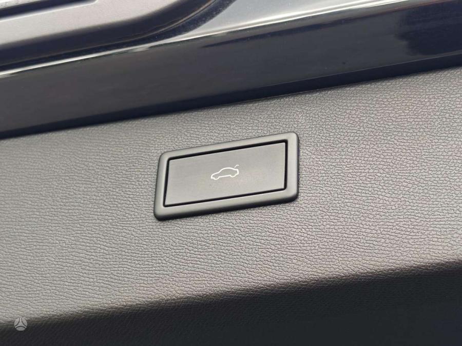Black Cupra Formentor 2023 in Vilnius, with an engine capacity of 1.98 L and mileage of 76 thousand km for 27000 €, photo 12 on AUTOMOTO.COM.LV