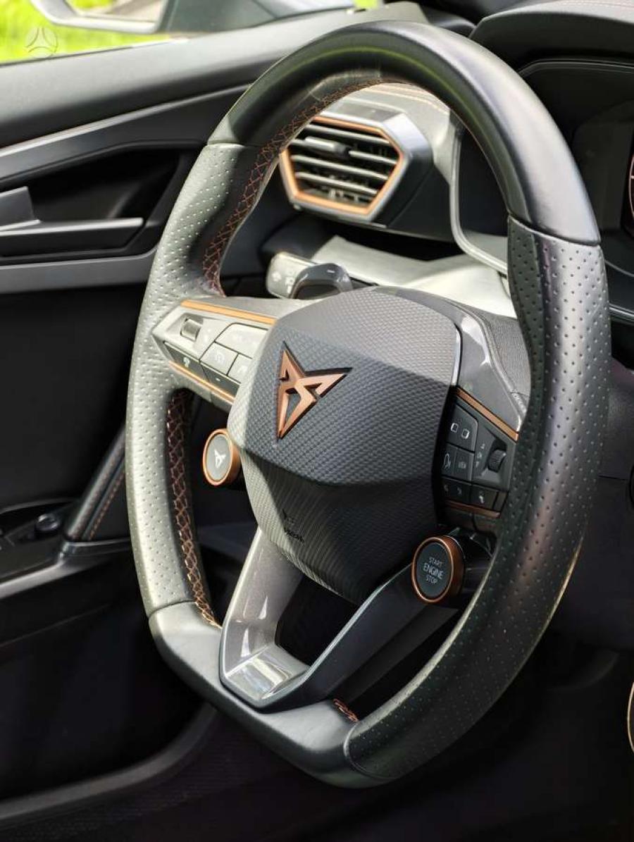 Black Cupra Formentor 2023 in Vilnius, with an engine capacity of 1.98 L and mileage of 76 thousand km for 27000 €, photo 15 on AUTOMOTO.COM.LV