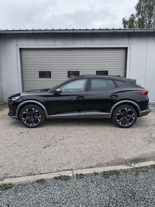 Melns Cupra Formentor 2023 Jelgava, ar dzinēja tilpumu 2.00 L un nobraukumu 76 tūkst. km par 26250 €, foto 7 vietnē AUTOMOTO.COM.LV