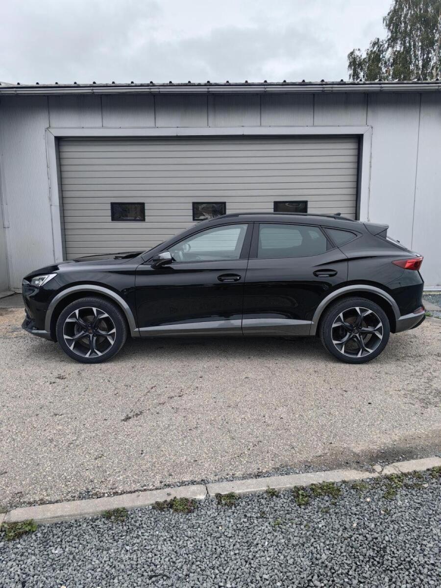 Melns Cupra Formentor 2023 Jelgava, ar dzinēja tilpumu 2.00 L un nobraukumu 76 tūkst. km par 26250 €, foto 7 vietnē AUTOMOTO.COM.LV