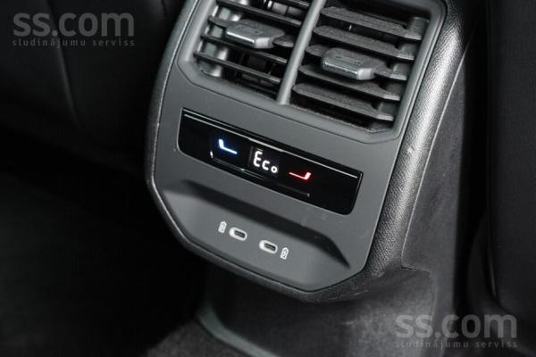 Black Cupra Formentor 2023 in Riga, with an engine capacity of 1.40 L and mileage of 41 thousand km for 25500 €, photo 9 on AUTOMOTO.COM.LV