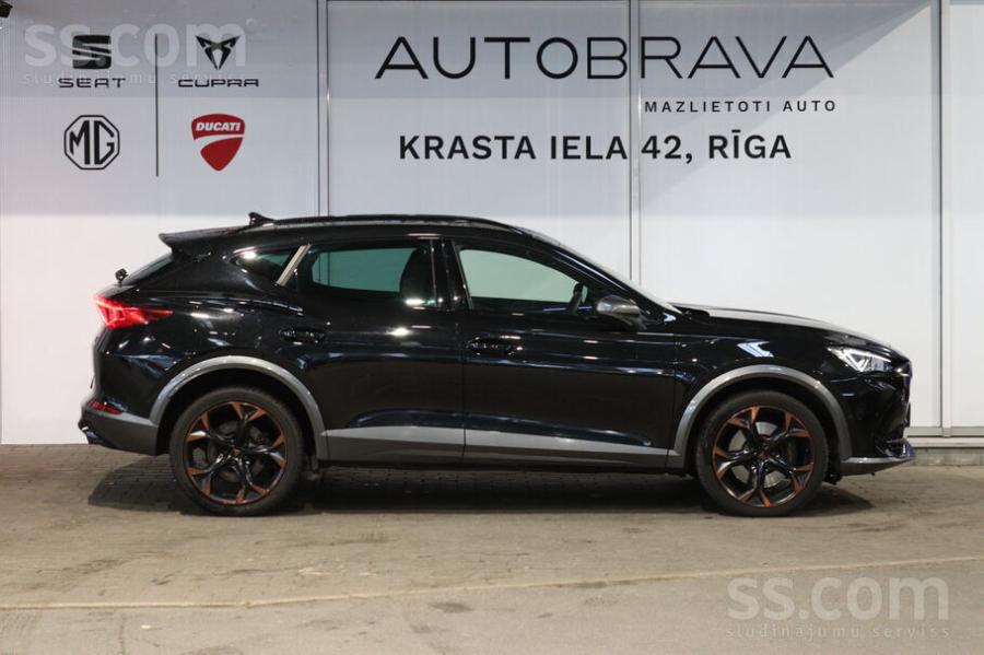 Melns Cupra Formentor 2023 Rīga, ar dzinēja tilpumu 2.00 L un nobraukumu 36 tūkst. km par 27990 €, foto 6 vietnē AUTOMOTO.COM.LV
