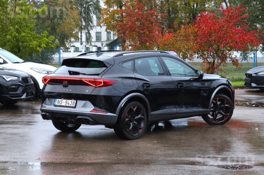 Melns Cupra Formentor 2023 Rīga, ar dzinēja tilpumu 2.00 L un nobraukumu 36 tūkst. km par 27990 €, foto 34 vietnē AUTOMOTO.COM.LV