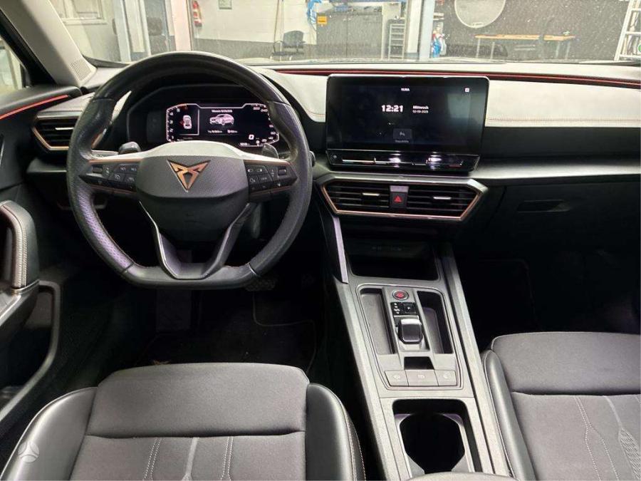 Black Cupra Formentor 2023 in Vilnius, with an engine capacity of 1.97 L and mileage of 122 thousand km for 21200 €, photo 17 on AUTOMOTO.COM.LV