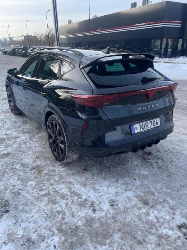 Black Cupra Formentor 2024 in Kaunas, with an engine capacity of 1.50 L and mileage of 16 thousand km for 29900 €, photo 2 on AUTOMOTO.COM.LV