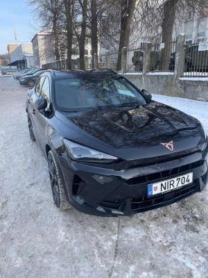 Black Cupra Formentor 2024 in Kaunas, with an engine capacity of 1.50 L and mileage of 16 thousand km for 29900 €, photo 6 on AUTOMOTO.COM.LV