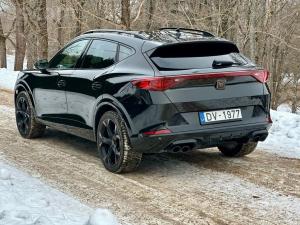 Black Cupra Formentor 2024 in Riga, with an engine capacity of 2.00 L and mileage of 45 thousand km for 30200 €, photo 5 on AUTOMOTO.COM.LV