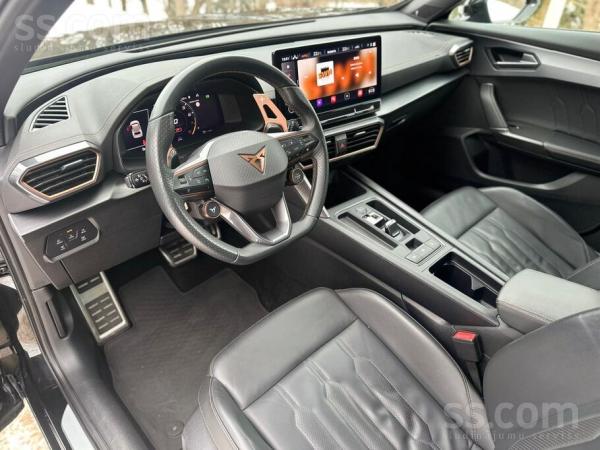Черный Cupra Formentor 2024 в Рига, объемом двигателя 2.00 л и пробегом 45 тыс. км за 30200 €, фото 5 на AUTOMOTO.COM.LV