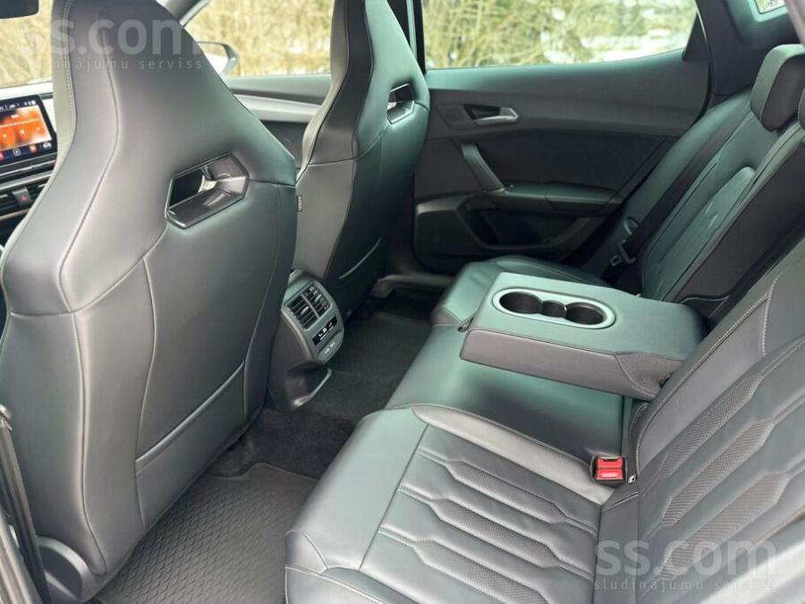 Black Cupra Formentor 2024 in Riga, with an engine capacity of 2.00 L and mileage of 45 thousand km for 30200 €, photo 8 on AUTOMOTO.COM.LV
