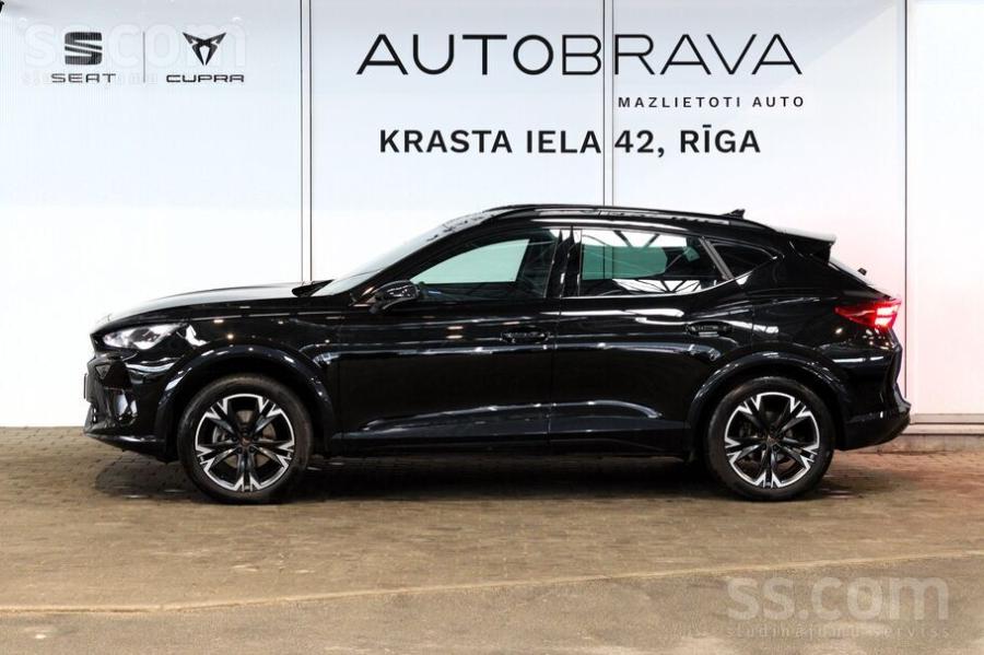 Melns Cupra Formentor 2024 Rīga, ar dzinēja tilpumu 1.50 L un nobraukumu 20 tūkst. km par 28990 €, foto 5 vietnē AUTOMOTO.COM.LV