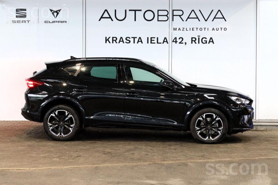 Melns Cupra Formentor 2024 Rīga, ar dzinēja tilpumu 1.50 L un nobraukumu 20 tūkst. km par 28990 €, foto 6 vietnē AUTOMOTO.COM.LV