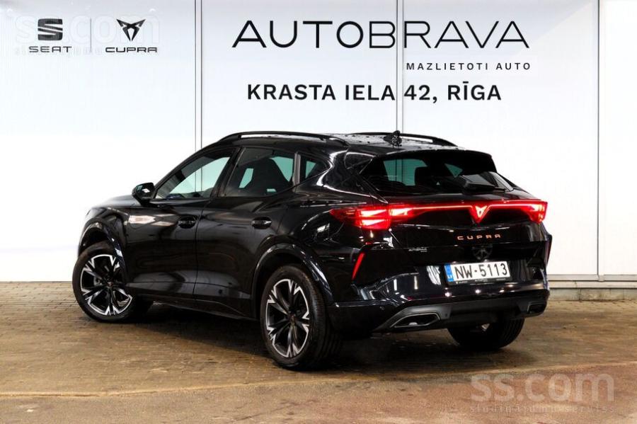 Melns Cupra Formentor 2024 Rīga, ar dzinēja tilpumu 1.50 L un nobraukumu 20 tūkst. km par 28990 €, foto 7 vietnē AUTOMOTO.COM.LV