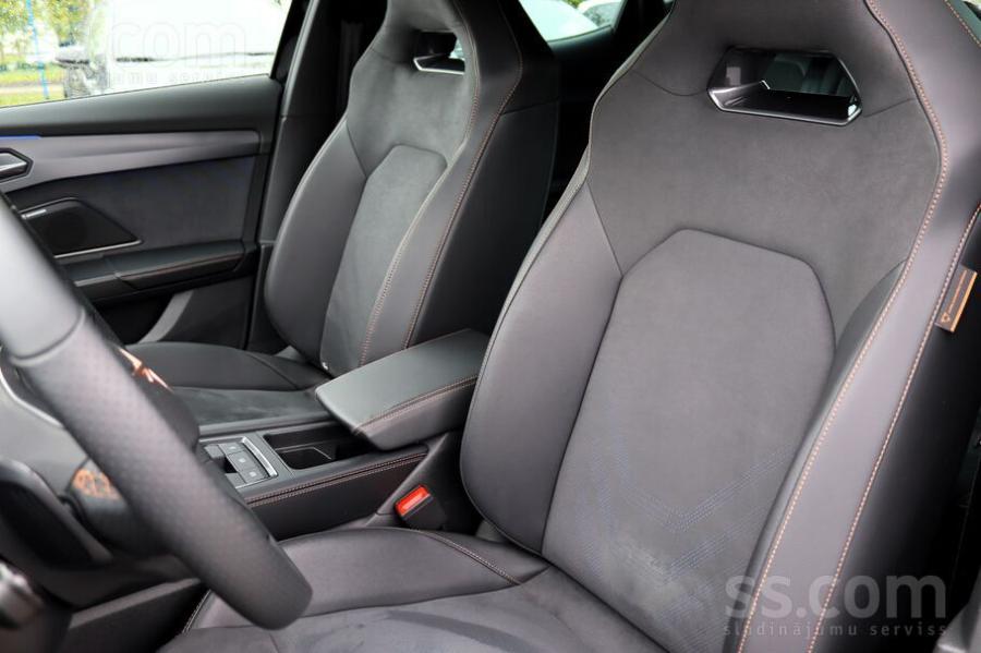 Melns Cupra Formentor 2024 Rīga, ar dzinēja tilpumu 1.50 L un nobraukumu 20 tūkst. km par 28990 €, foto 24 vietnē AUTOMOTO.COM.LV