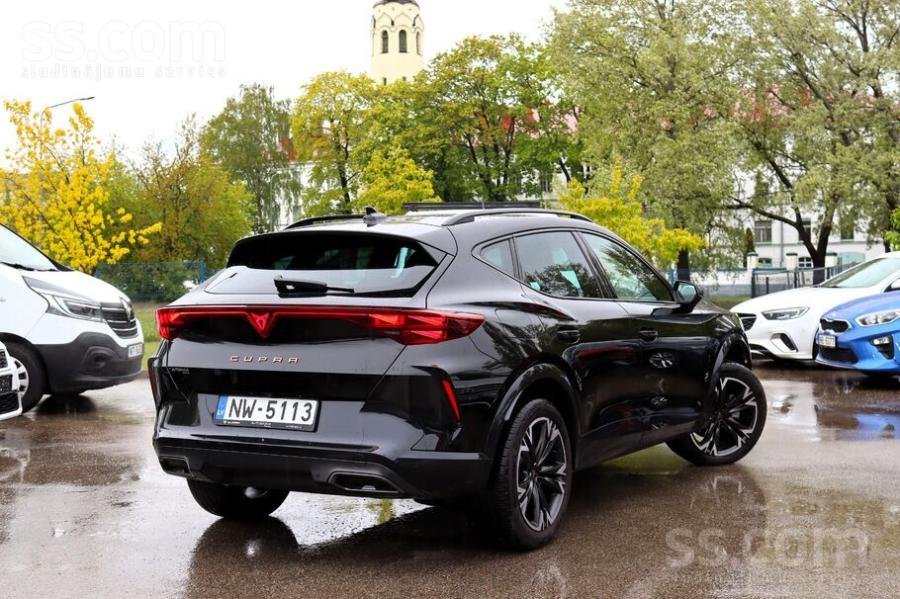 Melns Cupra Formentor 2024 Rīga, ar dzinēja tilpumu 1.50 L un nobraukumu 20 tūkst. km par 28990 €, foto 35 vietnē AUTOMOTO.COM.LV