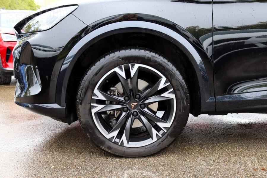 Melns Cupra Formentor 2024 Rīga, ar dzinēja tilpumu 1.50 L un nobraukumu 20 tūkst. km par 28990 €, foto 36 vietnē AUTOMOTO.COM.LV