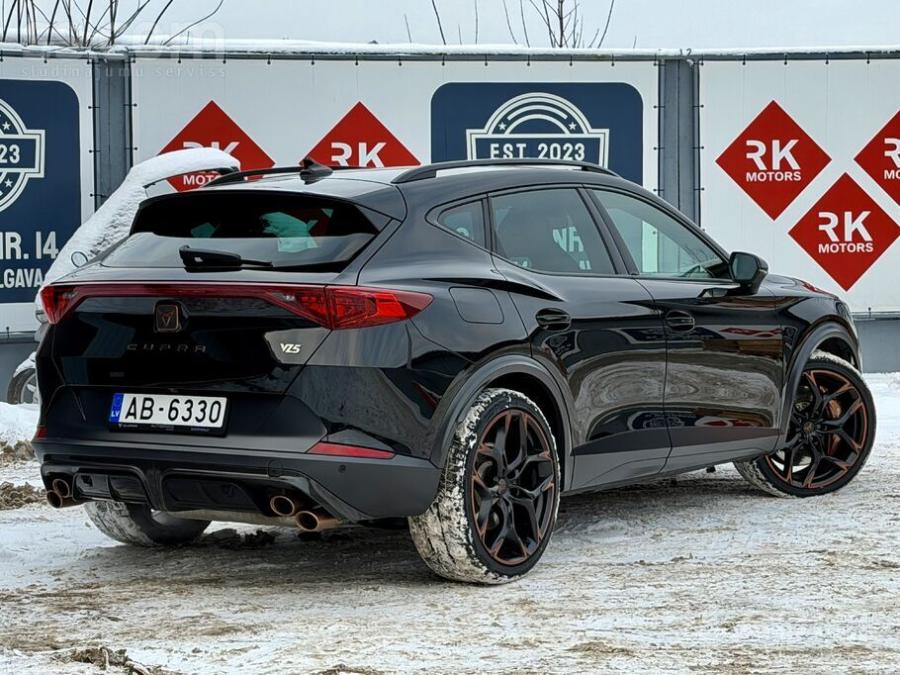 Melns Cupra Formentor 2024 Jelgava, ar dzinēja tilpumu 2.50 L un nobraukumu 23 tūkst. km par 41500 €, foto 4 vietnē AUTOMOTO.COM.LV
