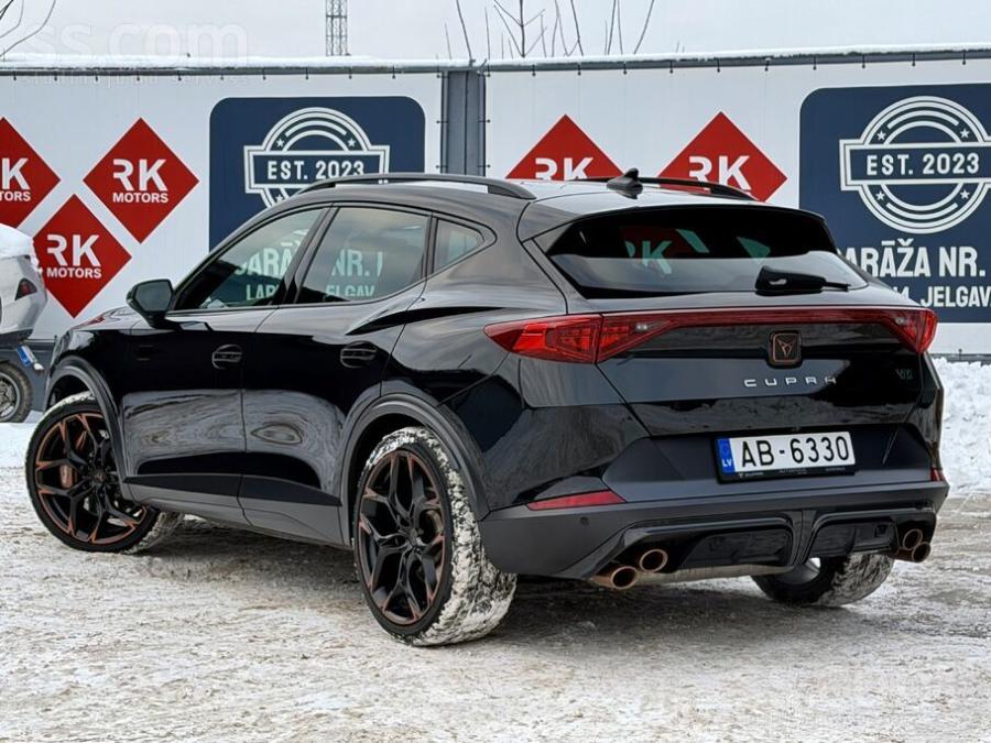 Melns Cupra Formentor 2024 Jelgava, ar dzinēja tilpumu 2.50 L un nobraukumu 23 tūkst. km par 41500 €, foto 5 vietnē AUTOMOTO.COM.LV