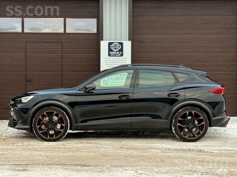 Melns Cupra Formentor 2024 Jelgava, ar dzinēja tilpumu 2.50 L un nobraukumu 23 tūkst. km par 41500 €, foto 11 vietnē AUTOMOTO.COM.LV
