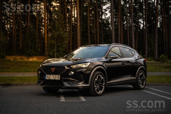 Черный Cupra Formentor 2024 в Рига, объемом двигателя 1.50 л и пробегом 40 тыс. км за 25450 €, фото 1 на AUTOMOTO.COM.LV