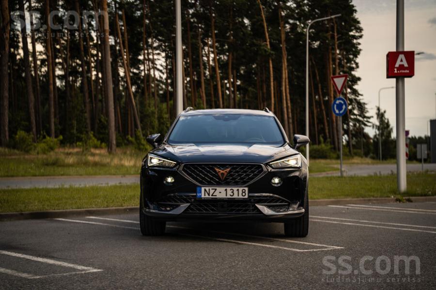 Black Cupra Formentor 2024 in Riga, with an engine capacity of 1.50 L and mileage of 40 thousand km for 25450 €, photo 3 on AUTOMOTO.COM.LV