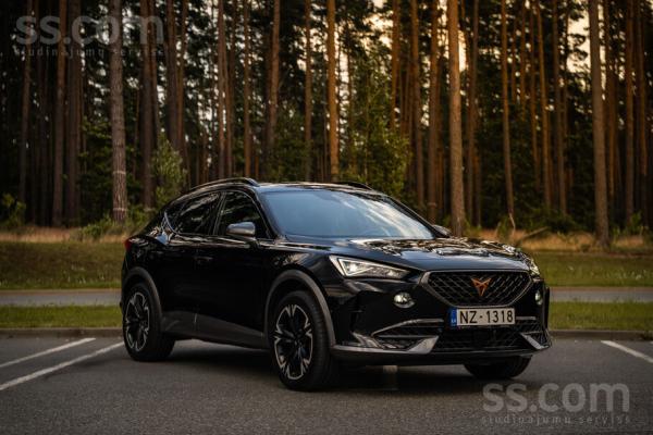 Черный Cupra Formentor 2024 в Рига, объемом двигателя 1.50 л и пробегом 40 тыс. км за 25450 €, фото 3 на AUTOMOTO.COM.LV