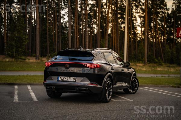 Черный Cupra Formentor 2024 в Рига, объемом двигателя 1.50 л и пробегом 40 тыс. км за 25450 €, фото 5 на AUTOMOTO.COM.LV