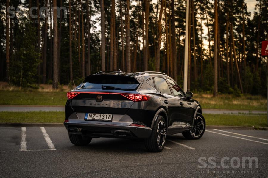 Black Cupra Formentor 2024 in Riga, with an engine capacity of 1.50 L and mileage of 40 thousand km for 25450 €, photo 6 on AUTOMOTO.COM.LV