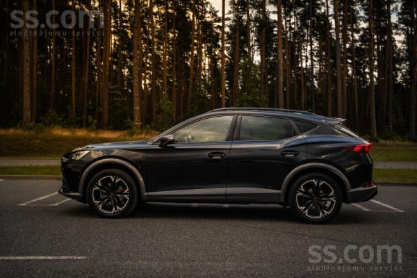 Черный Cupra Formentor 2024 в Рига, объемом двигателя 1.50 л и пробегом 40 тыс. км за 25450 €, фото 7 на AUTOMOTO.COM.LV