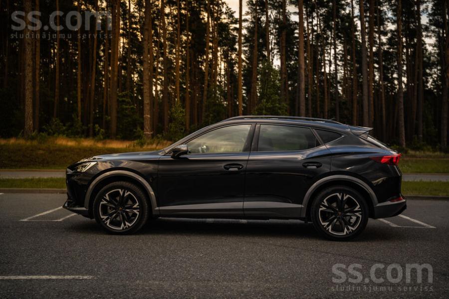 Black Cupra Formentor 2024 in Riga, with an engine capacity of 1.50 L and mileage of 40 thousand km for 25450 €, photo 8 on AUTOMOTO.COM.LV