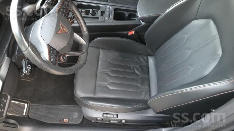 Black Cupra Formentor 2024 in Riga, with an engine capacity of 2.50 L and mileage of 29 thousand km for 39900 €, photo 10 on AUTOMOTO.COM.LV
