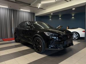 Melns Cupra Formentor 2024 Rīga, ar dzinēja tilpumu 2.50 L un nobraukumu 29 tūkst. km par 39990 €, foto 3 vietnē AUTOMOTO.COM.LV