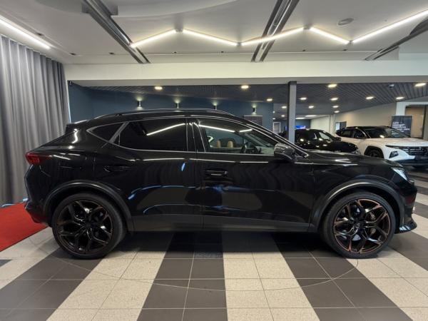 Black Cupra Formentor 2024 in Riga, with an engine capacity of 2.50 L and mileage of 29 thousand km for 39990 €, photo 3 on AUTOMOTO.COM.LV