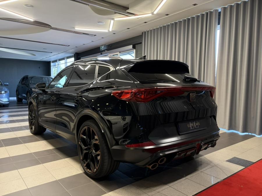 Melns Cupra Formentor 2024 Rīga, ar dzinēja tilpumu 2.50 L un nobraukumu 29 tūkst. km par 39990 €, foto 7 vietnē AUTOMOTO.COM.LV