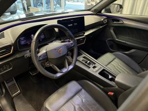 Melns Cupra Formentor 2024 Rīga, ar dzinēja tilpumu 2.50 L un nobraukumu 29 tūkst. km par 39990 €, foto 9 vietnē AUTOMOTO.COM.LV