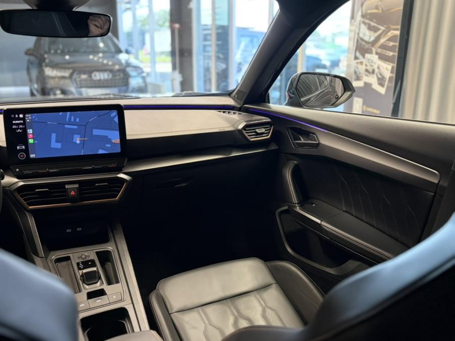 Melns Cupra Formentor 2024 Rīga, ar dzinēja tilpumu 2.50 L un nobraukumu 29 tūkst. km par 39990 €, foto 19 vietnē AUTOMOTO.COM.LV