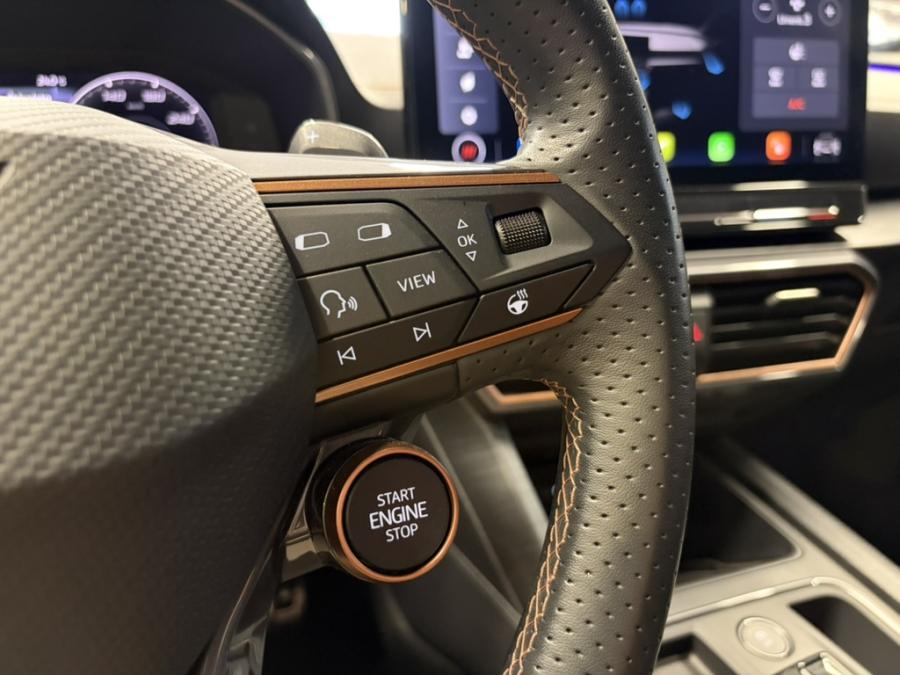 Melns Cupra Formentor 2024 Rīga, ar dzinēja tilpumu 2.50 L un nobraukumu 29 tūkst. km par 39990 €, foto 20 vietnē AUTOMOTO.COM.LV