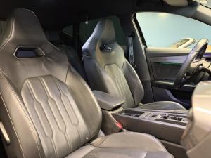Melns Cupra Formentor 2024 Rīga, ar dzinēja tilpumu 2.50 L un nobraukumu 29 tūkst. km par 39990 €, foto 29 vietnē AUTOMOTO.COM.LV