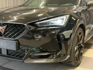 Melns Cupra Formentor 2024 Rīga, ar dzinēja tilpumu 2.50 L un nobraukumu 29 tūkst. km par 39990 €, foto 34 vietnē AUTOMOTO.COM.LV